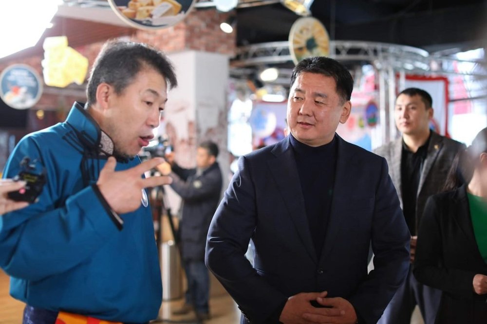 Монгол Улсын Ерөнхийлөгч У Хүрэлсүх үндэсний үйлдвэрлэгч аж ахуйн